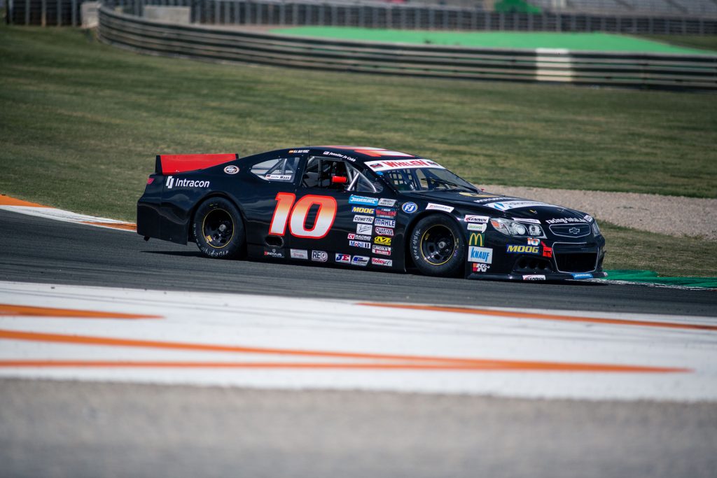 Senkrechtstarterin Jennifer Maas: Das Abenteuer NASCAR - Leadlap.de