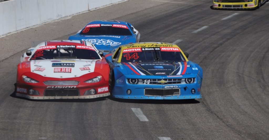 Foto-Finish in der V8 Oval Series: Barry Maessen macht in Venray ...